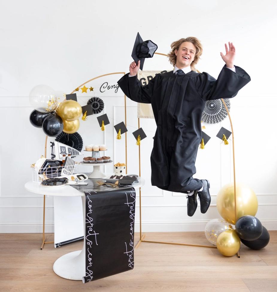 Graduation Party Supplies – Très Chic Party Boutique